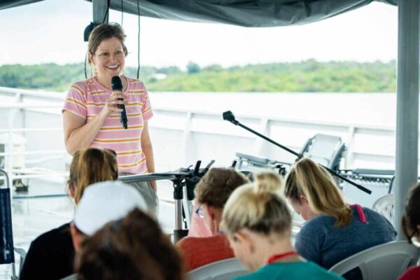 About * Kelly Minter