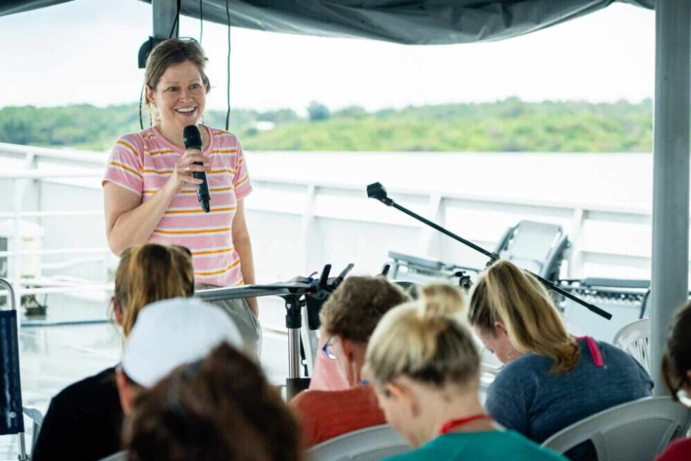 About * Kelly Minter