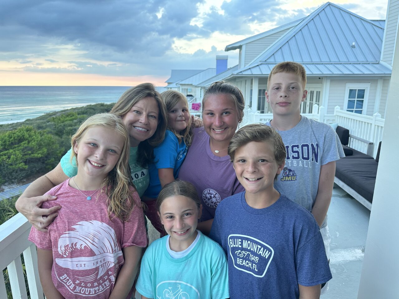 About * Kelly Minter